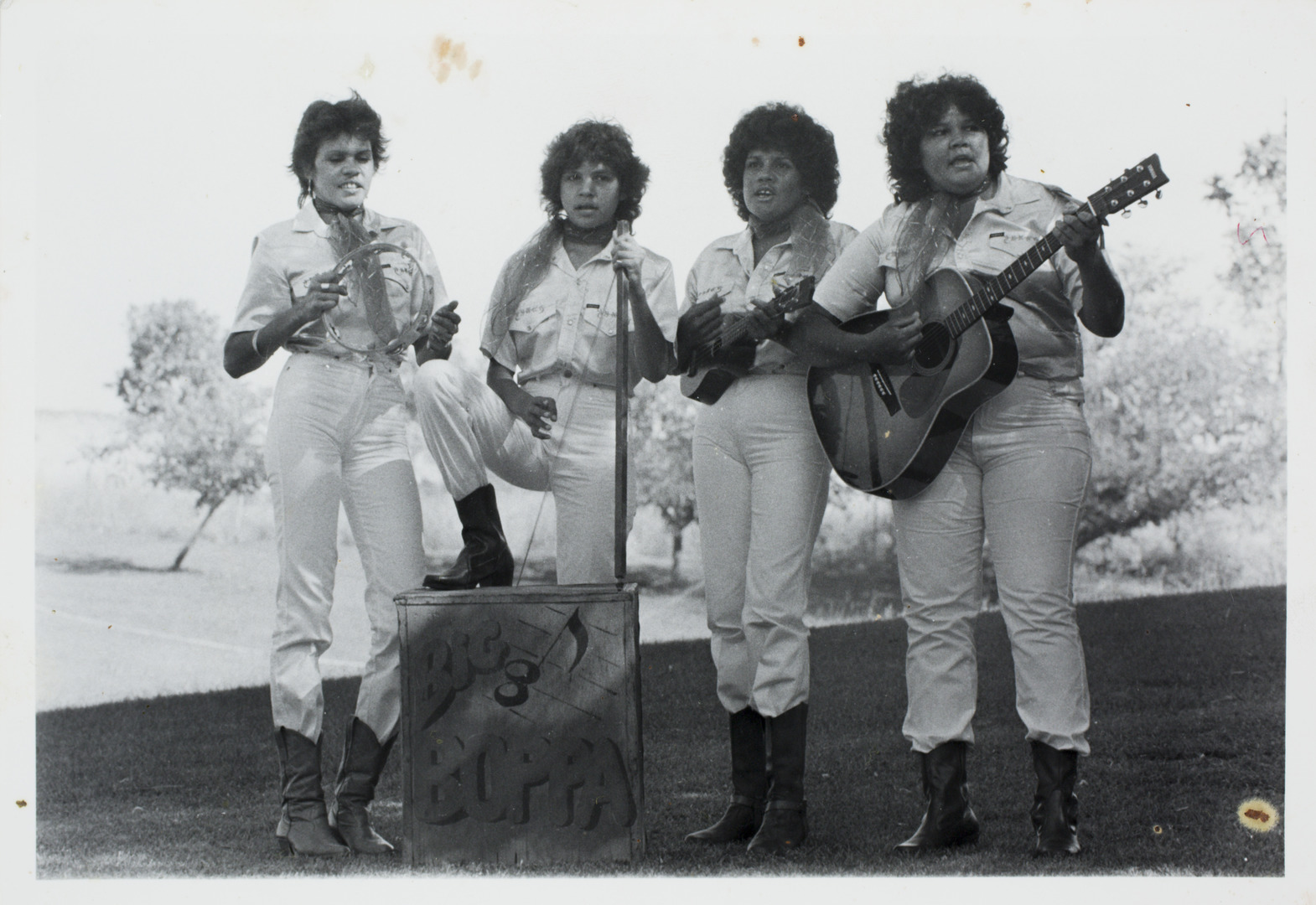 Territory Stories - The Mills sisters